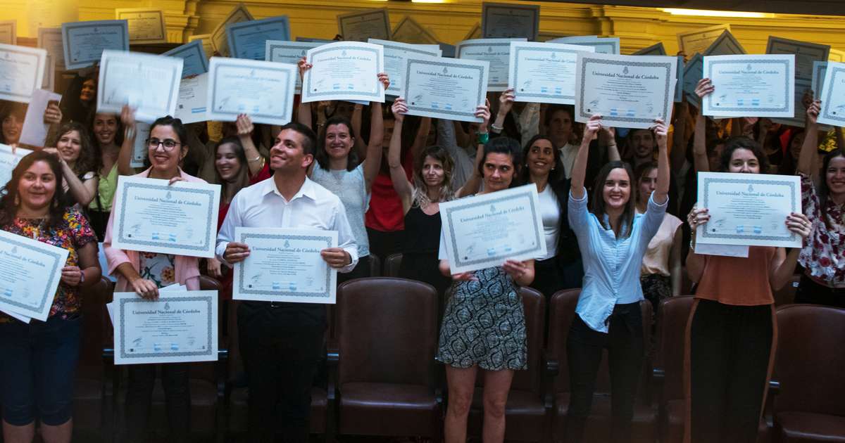 La FCEFyN tiene 62 nuevos profesionales - Página oficial de la Facultad ...